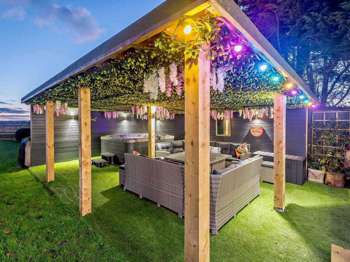 Cottage ∙ 5 Bedrooms ∙ 10 Guests - Sutton on Sea