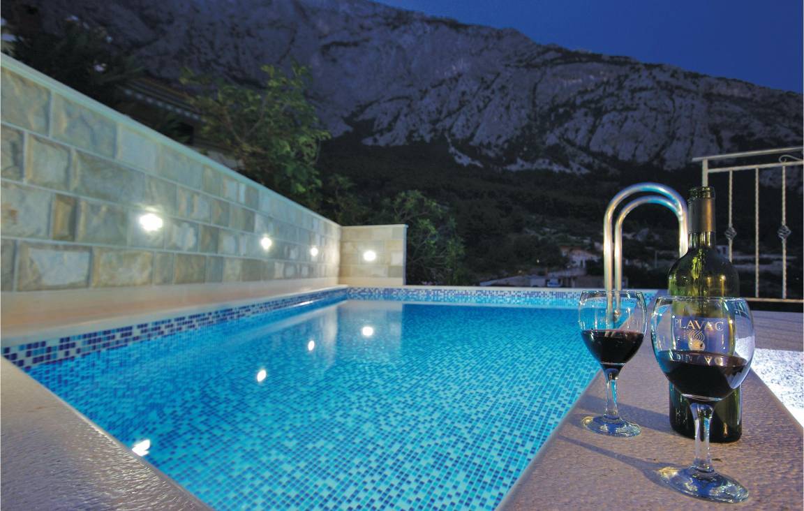 126 M² Maisonette ∙ 3 Bedrooms ∙ 8 Guests - Makarska