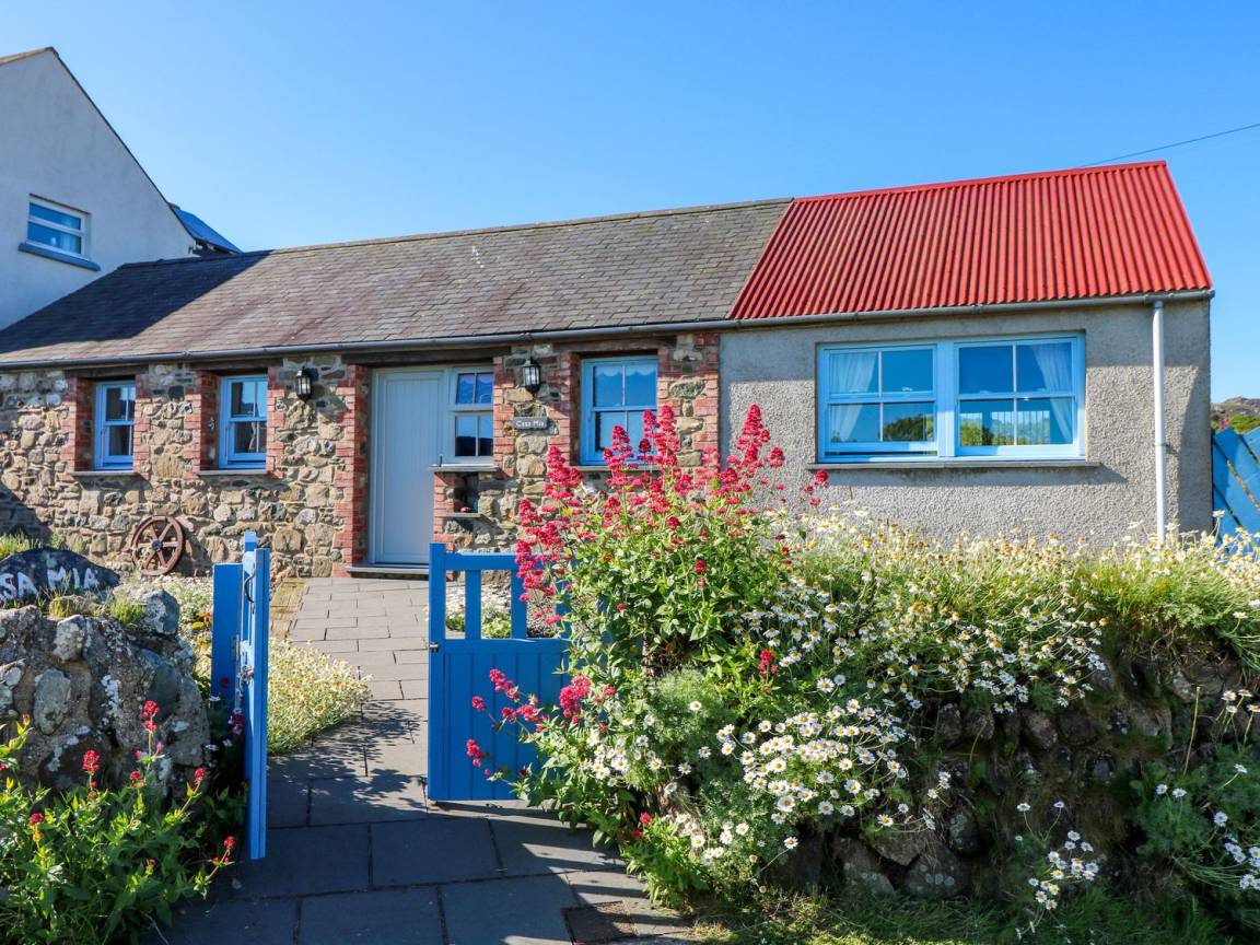 Cottage ∙ 2 Bedrooms ∙ 4 Guests - Fishguard