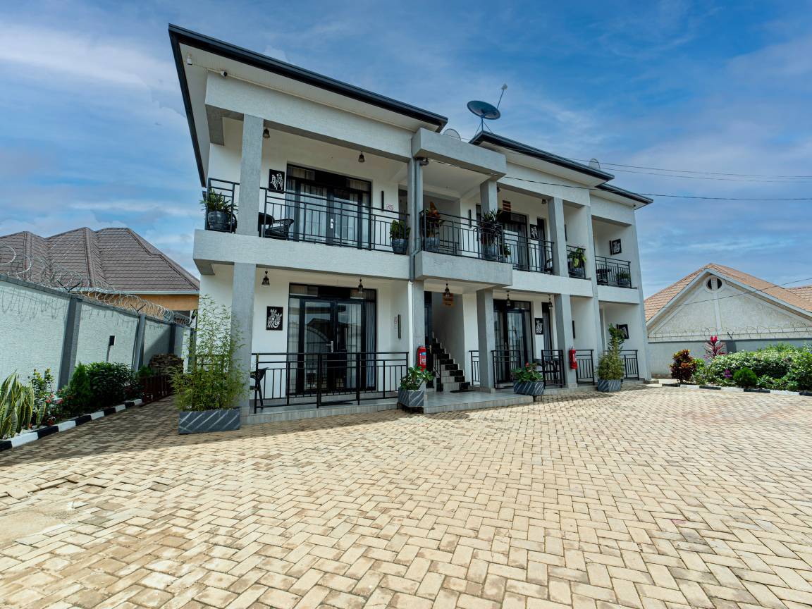 805 M² Cottage ∙ 10 Bedrooms ∙ 20 Guests - Kigali