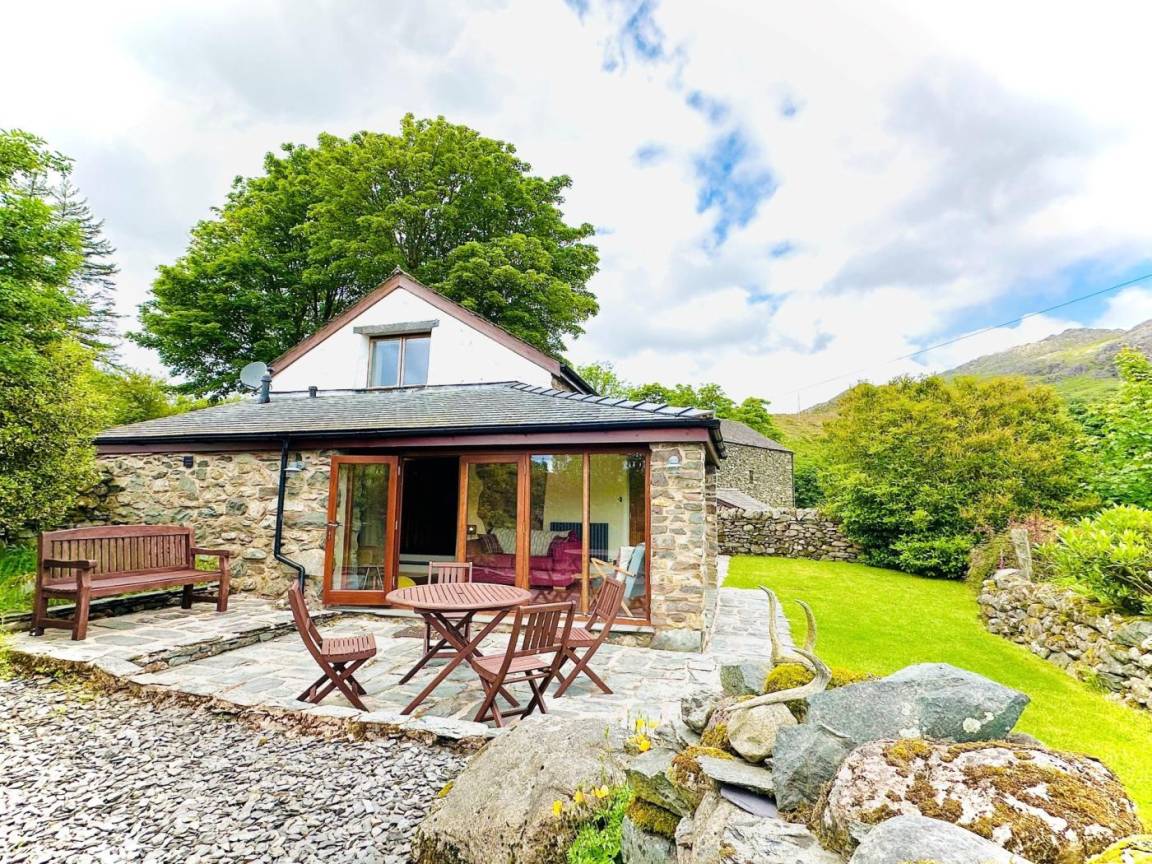 Cottage ∙ 2 Bedrooms ∙ 4 Guests - Coniston