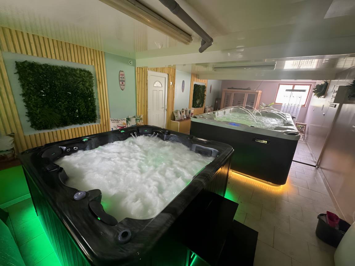 400 M² Maison De Vacances ∙ 7 Chambres ∙ 15 Personnes - Ardennes