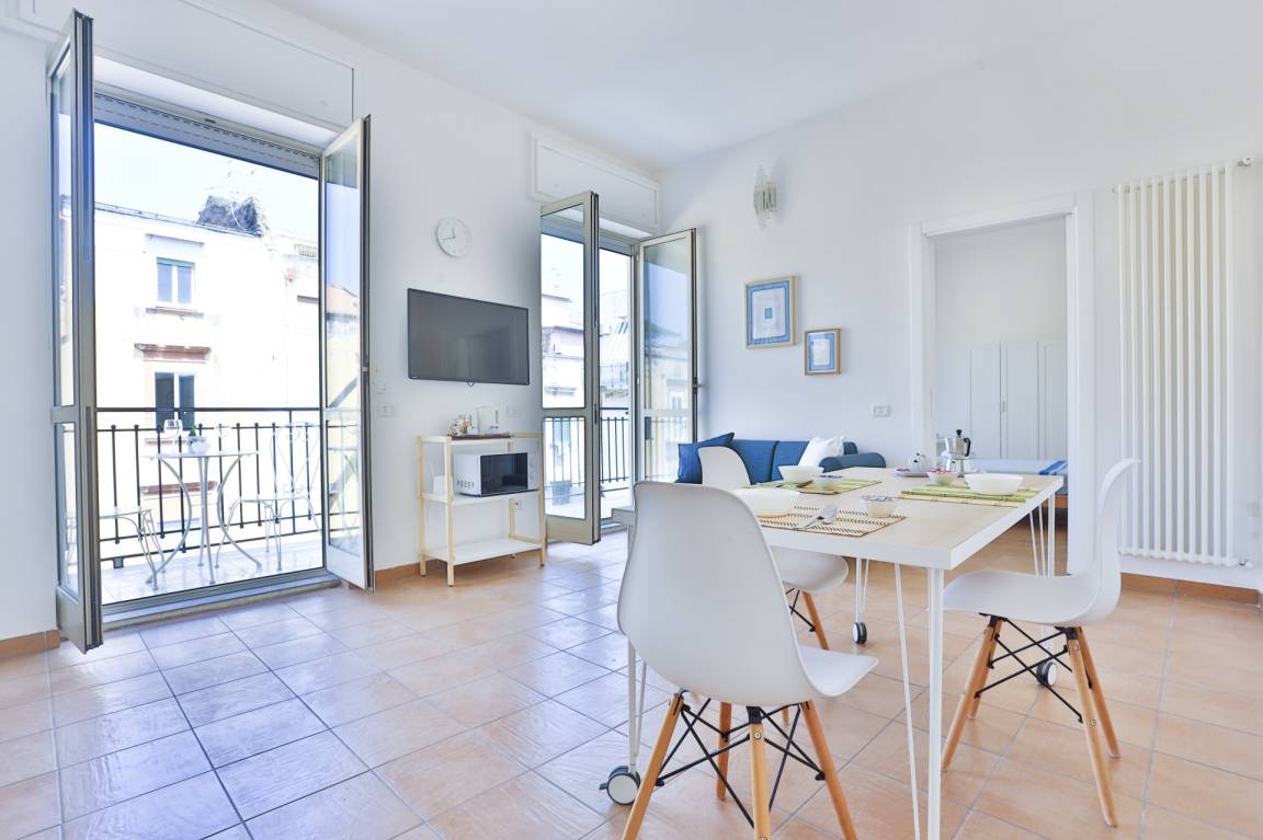 68 M² Appartement ∙ 2 Slaapkamers ∙ 3 Gasten - Napels