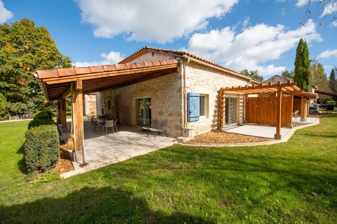 100 M² Cottage ∙ 2 Bedrooms ∙ 4 Guests - Saint-Georges