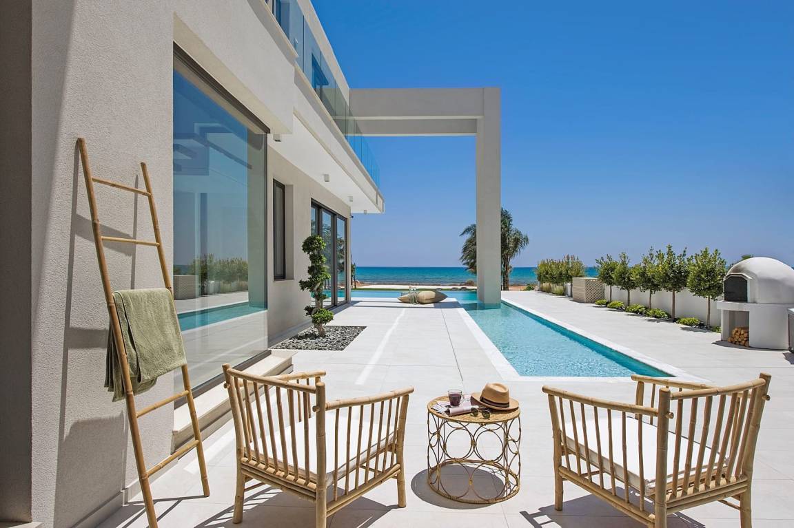 Villa ∙ 6 Bedrooms ∙ 14 Guests - Nissi Beach