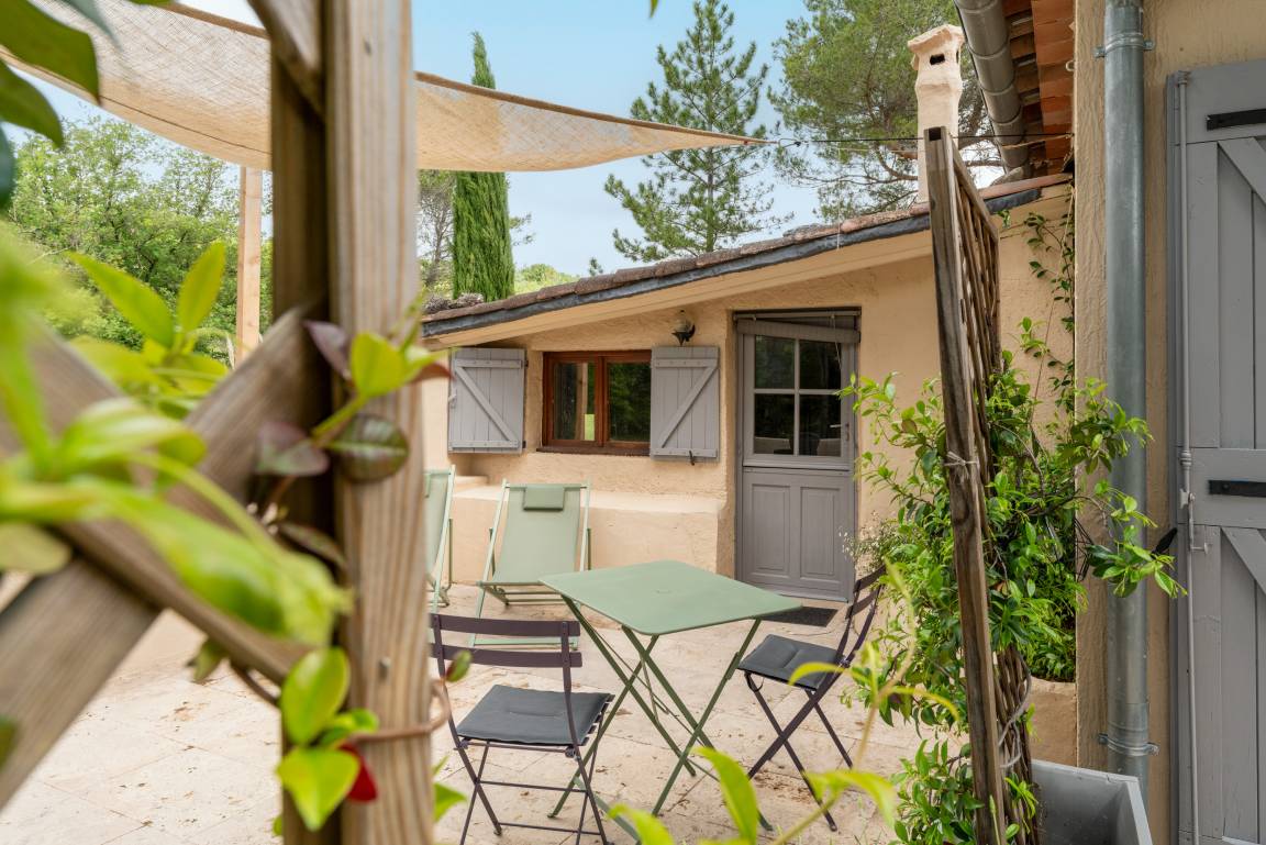 25 M² Enrumslägenhet ∙ 2 Gäster - Rustrel