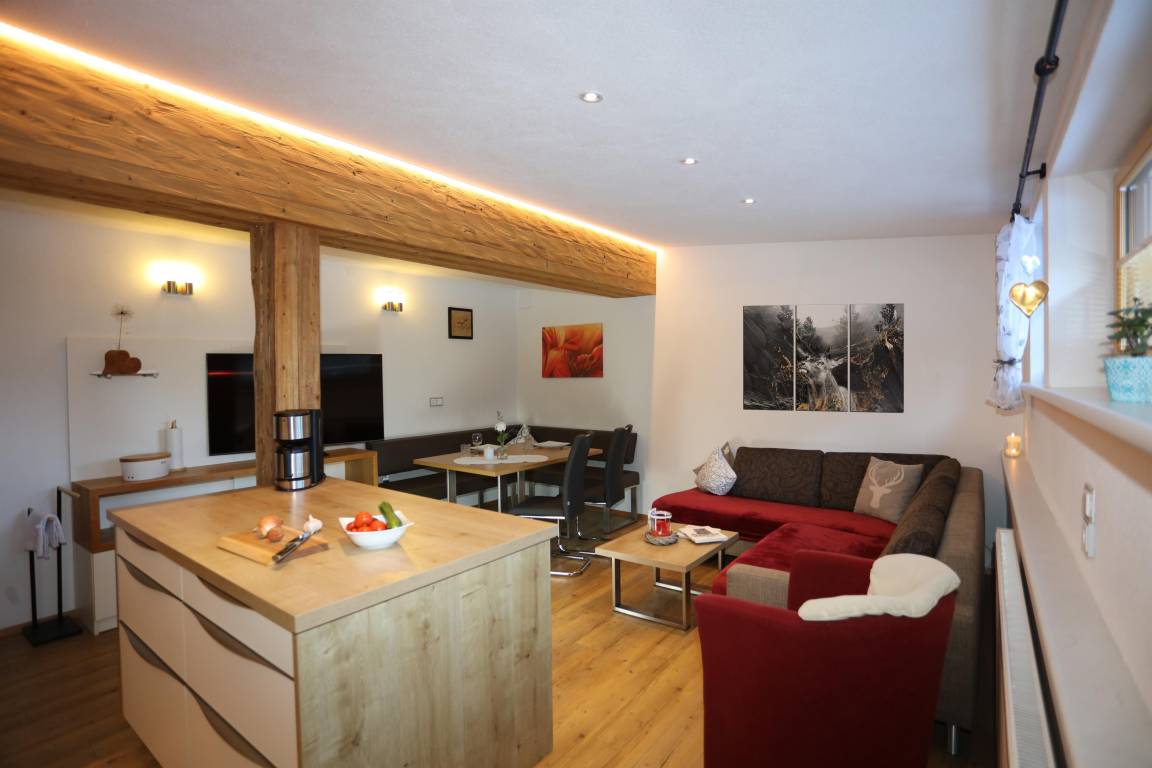 75 M² Apartment ∙ 2 Bedrooms ∙ 5 Guests - Elbigenalp