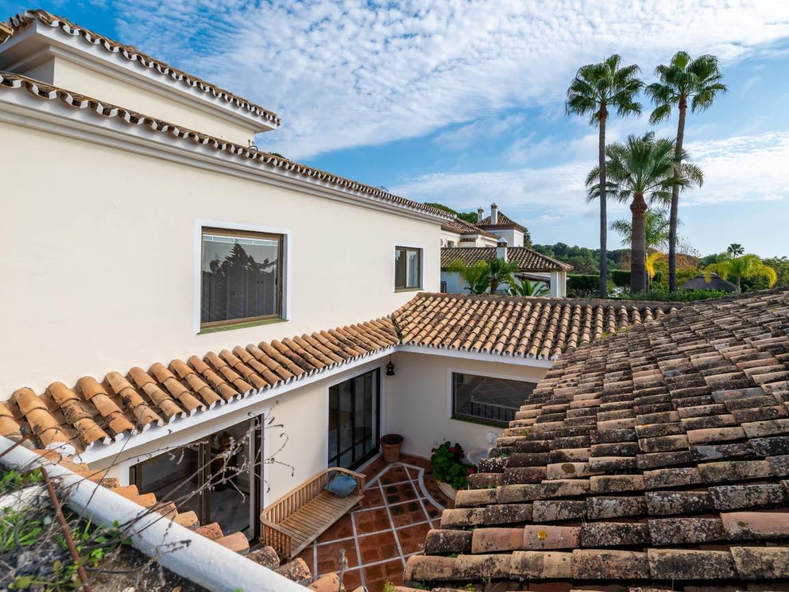 511 M² Villa ∙ 4 Bedrooms ∙ 8 Guests - Marbella