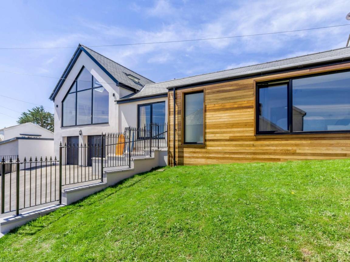 Cottage ∙ 4 Bedrooms ∙ 8 Guests - Appledore