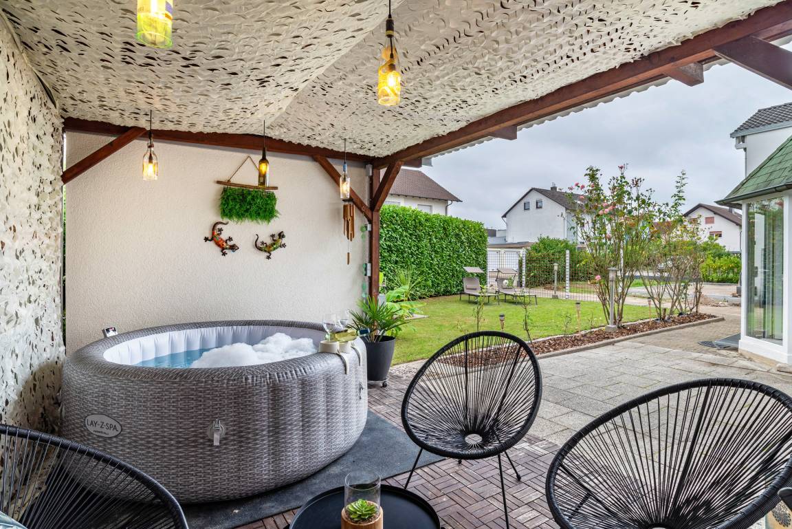 70 M² Ferienwohnung ∙ 1 Schlafzimmer ∙ 4 Gäste - Rheinau