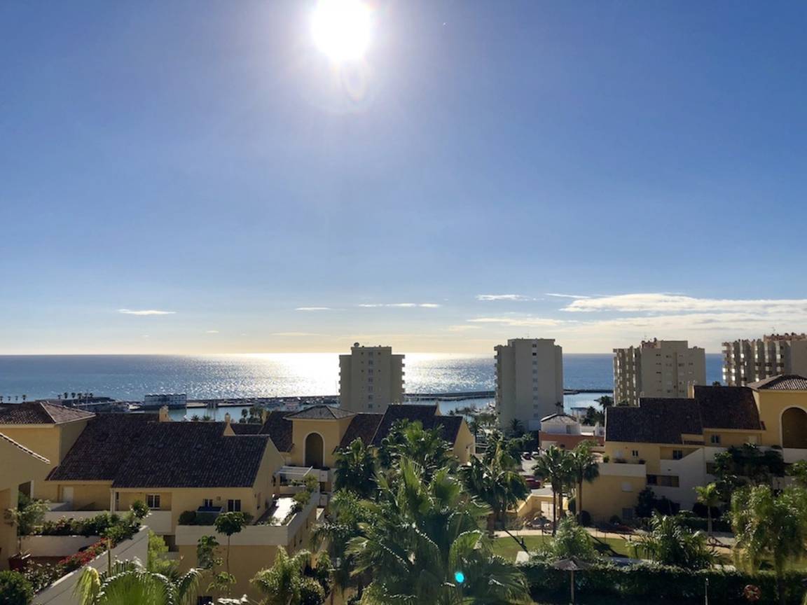 120 M² Apartment ∙ 3 Bedrooms ∙ 6 Guests - Estepona