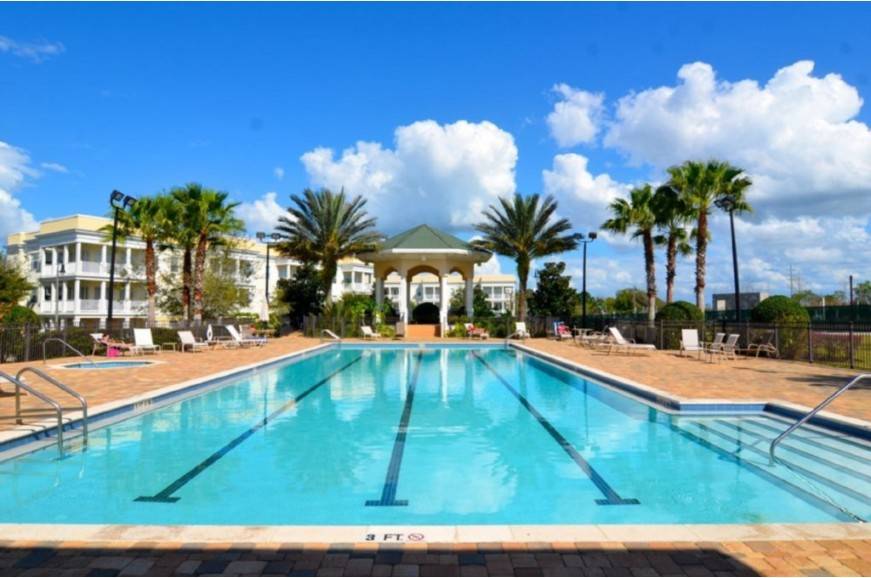 132 M² Ferienwohnung ∙ 3 Schlafzimmer ∙ 6 Gäste - Davenport, FL