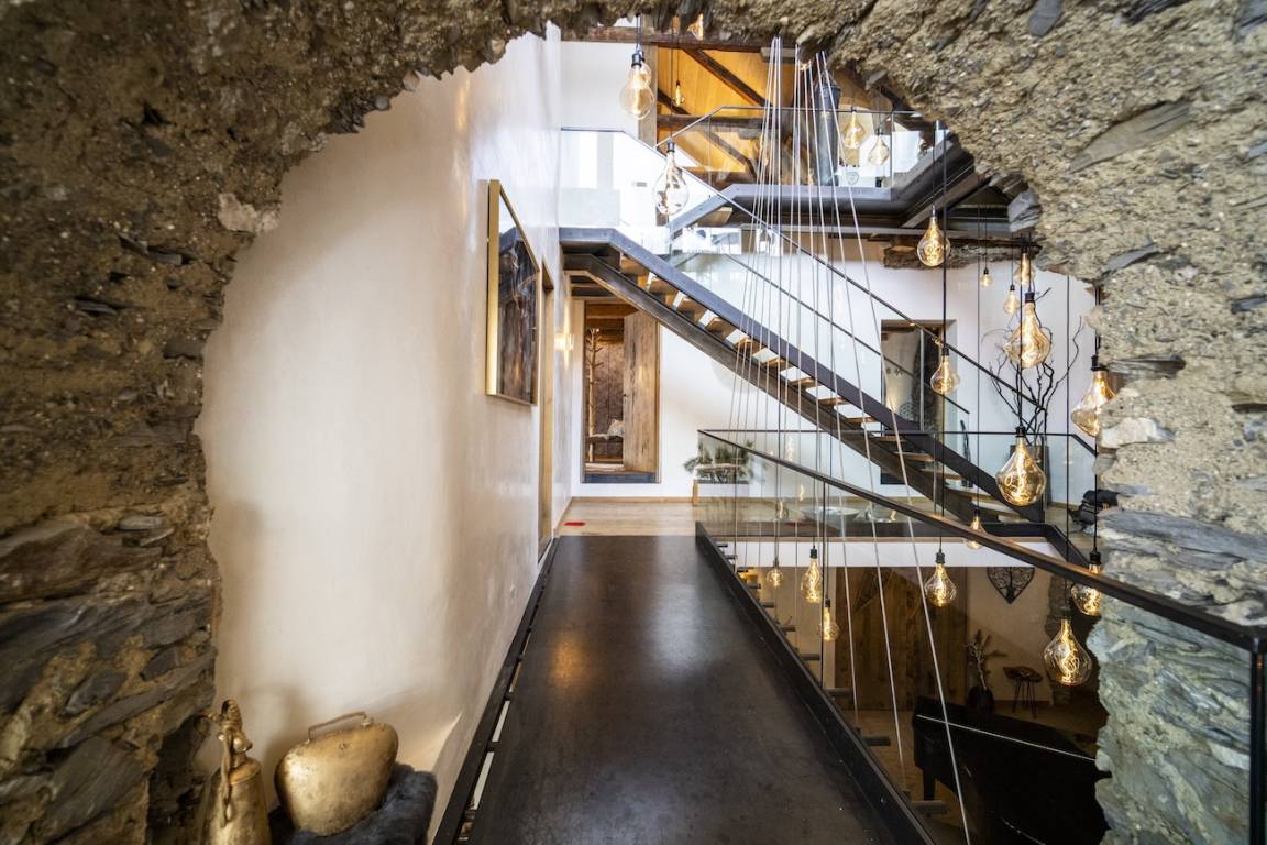 600 M² Mökki ∙ 6 Makuuhuonetta ∙ 16 Vierasta - Canton des Grisons