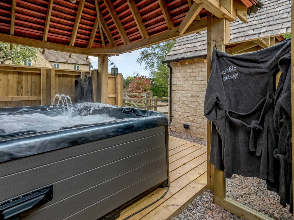 Cottage ∙ 2 Bedrooms ∙ 4 Guests - Bibury