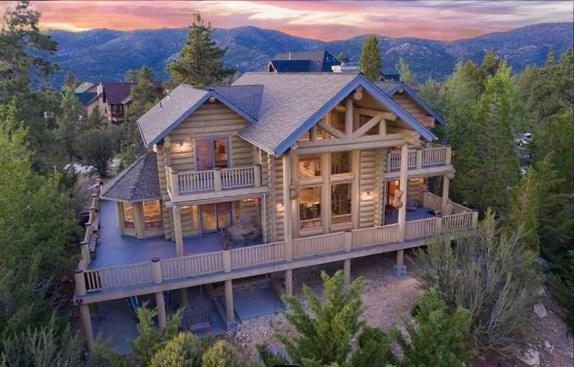 337 M² House ∙ 4 Bedrooms ∙ 14 Guests - Big Bear Lake, CA