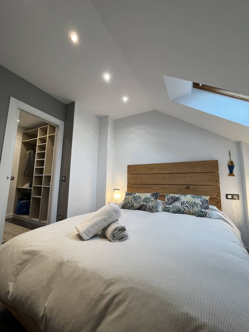 62 M² Apartamento ∙ 2 Habitaciones ∙ 4 Huéspedes - Oviedo