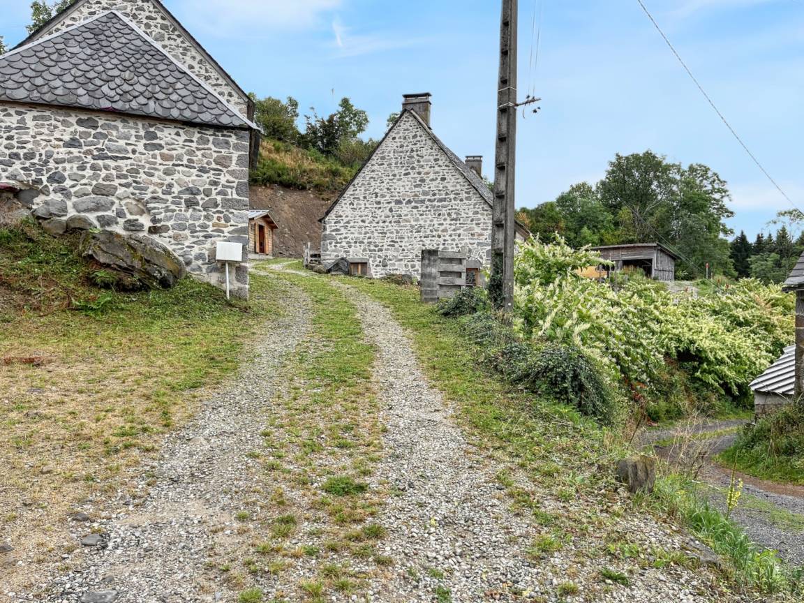 235 M² Huis ∙ 6 Slaapkamers ∙ 16 Gasten - Chastreix