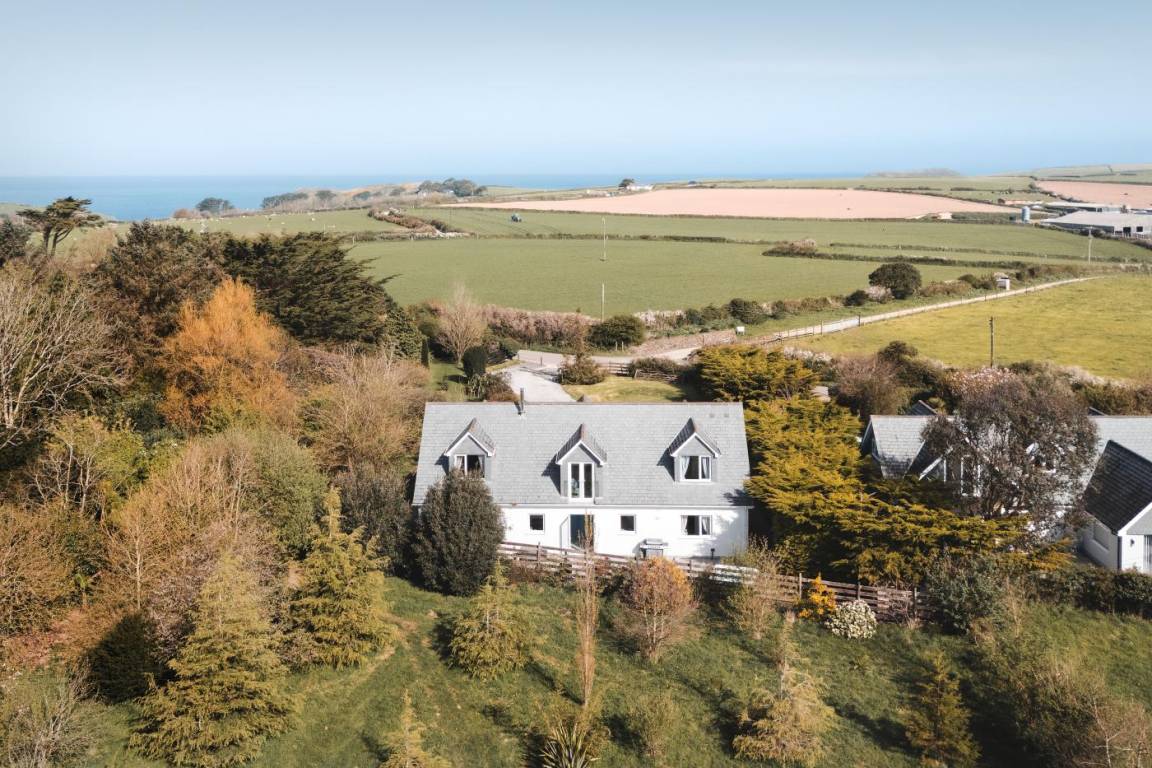 Mökki ∙ 4 Makuuhuonetta ∙ 9 Vierasta - Port Isaac
