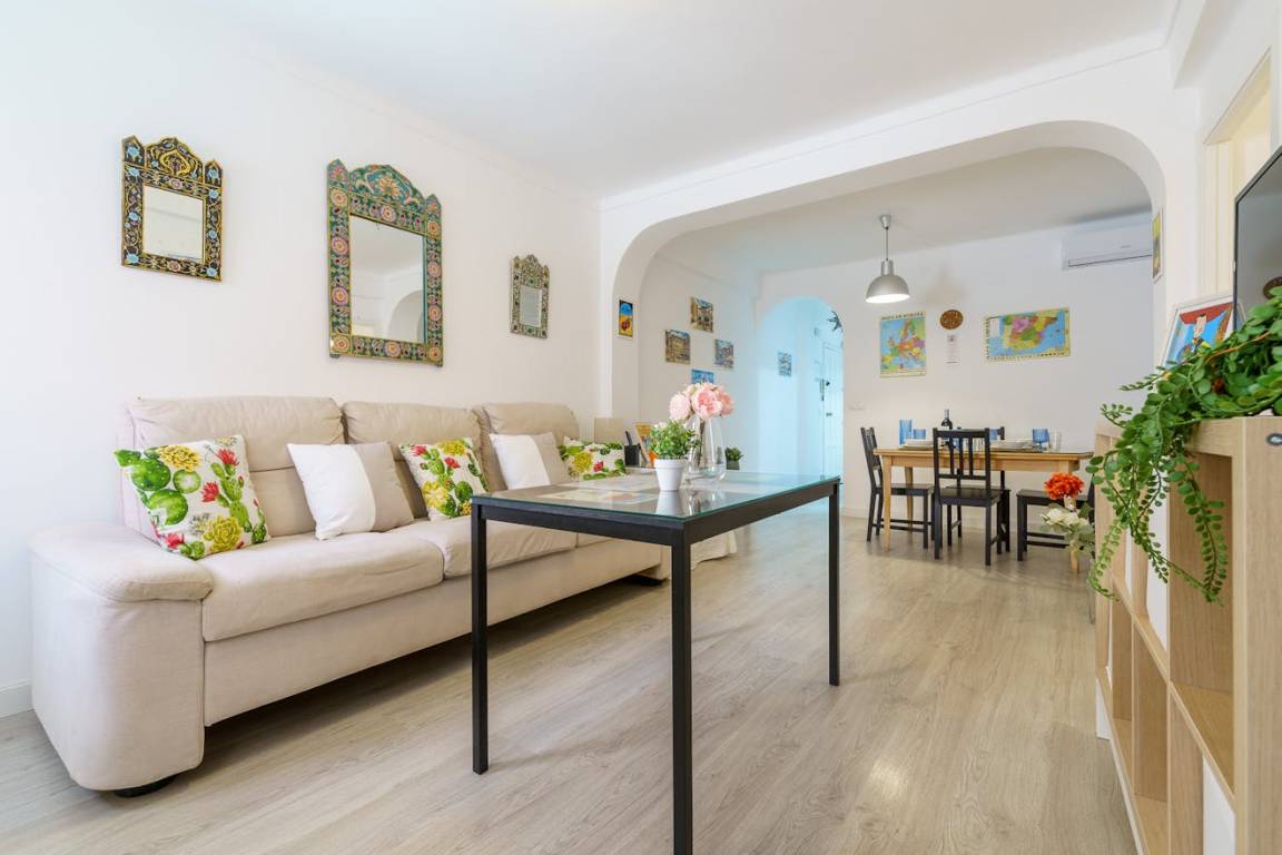 70 M² Apartment ∙ 2 Bedrooms ∙ 4 Guests - Málaga