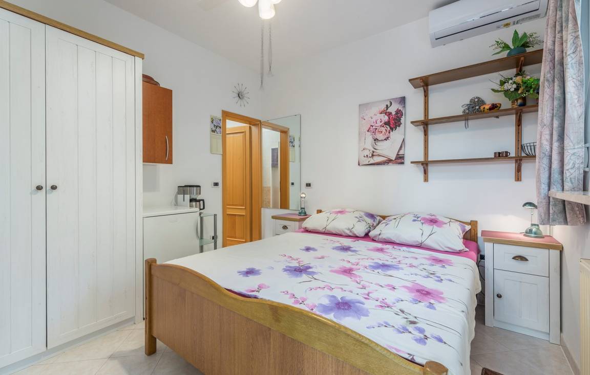 12 M² Private Room ∙ 1 Bedroom ∙ 2 Guests - Poreč