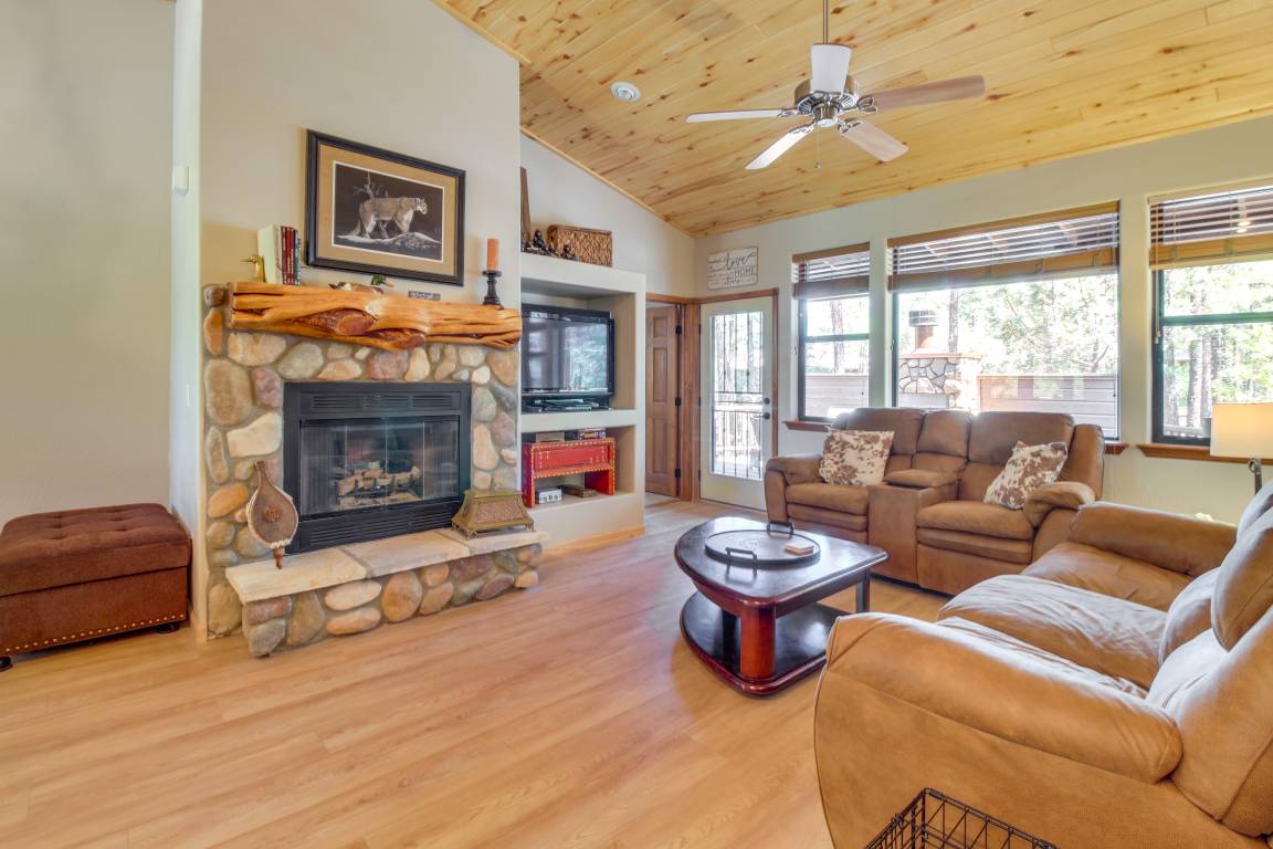 111 M² House ∙ 2 Bedrooms ∙ 5 Guests - Show Low, AZ