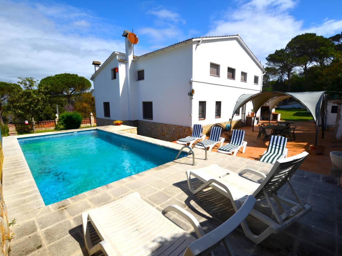 250 M² Villa ∙ 4 Slaapkamers ∙ 10 Gasten - Caldes de Malavella