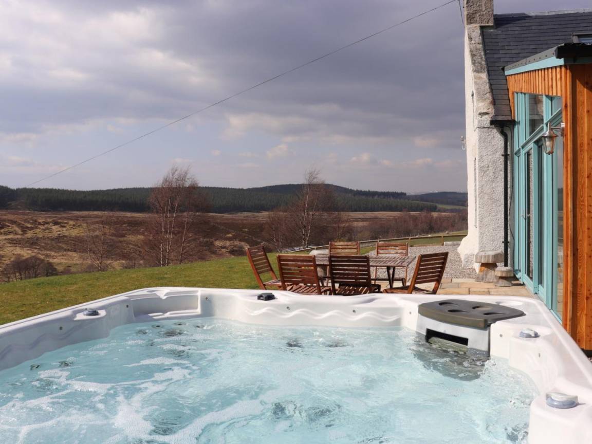Cottage ∙ 4 Bedrooms ∙ 8 Guests - Aberdeenshire