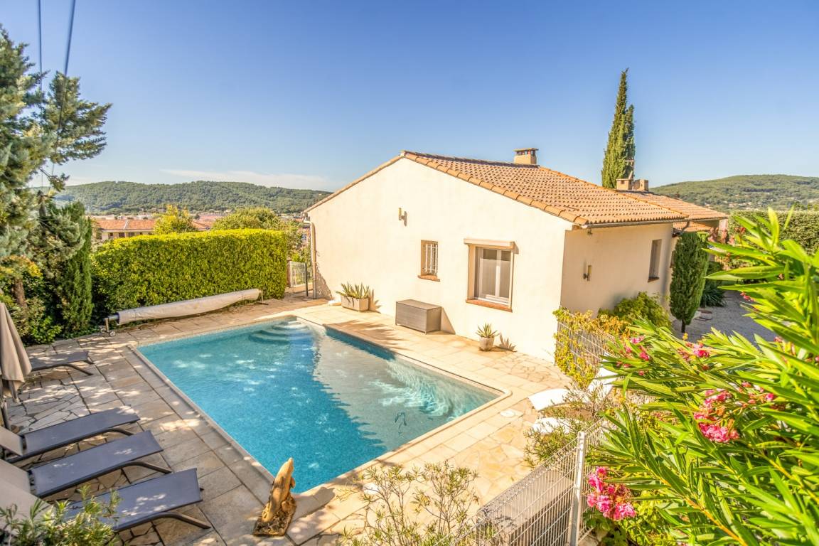 115 M² Villa ∙ 4 Chambres ∙ 8 Personnes - Draguignan
