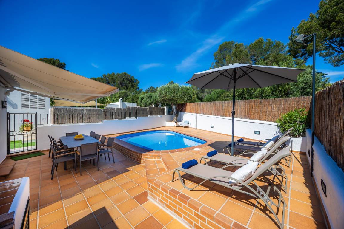 300 M² Ferienhaus ∙ 6 Schlafzimmer ∙ 12 Gäste - Palmanova, Spanien
