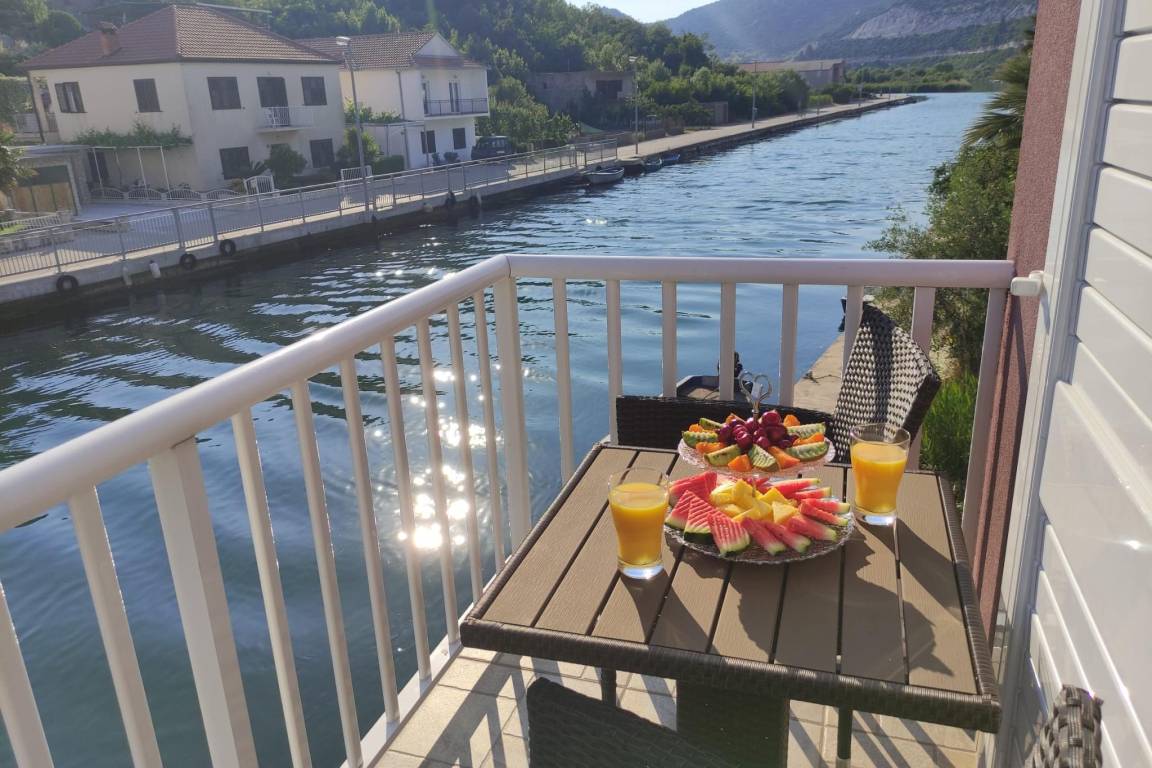 68 M² Apartment ∙ 2 Bedrooms ∙ 6 Guests - Ploče