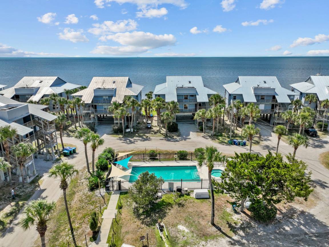 96 M² House ∙ 2 Bedrooms ∙ 5 Guests - Cedar Key, FL