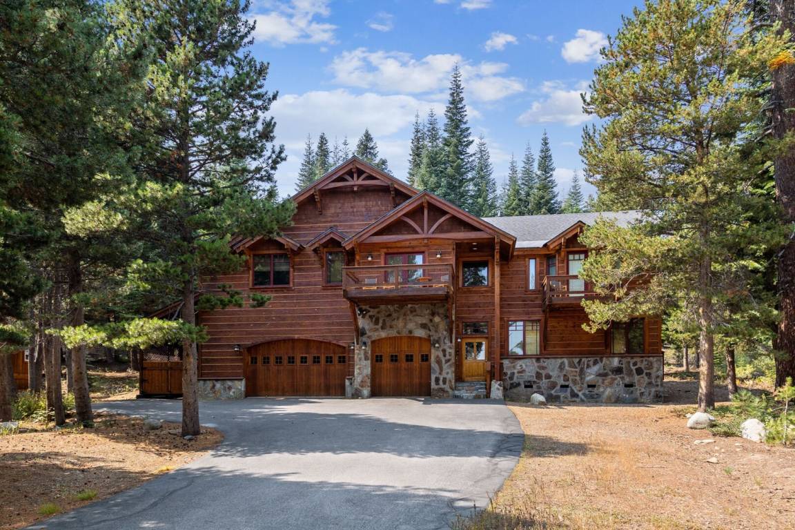 390 M² House ∙ 6 Bedrooms ∙ 12 Guests - Truckee, CA