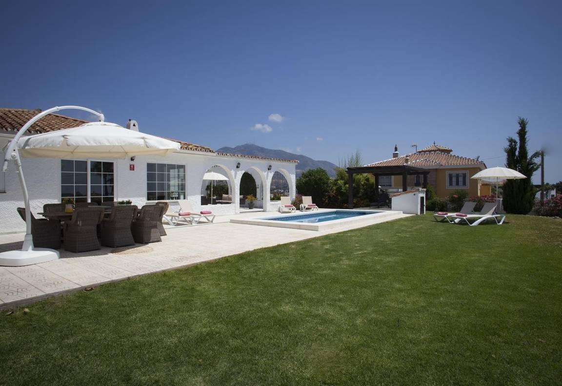 150 M² Villa ∙ 4 Slaapkamers ∙ 8 Gasten - Fuengirola