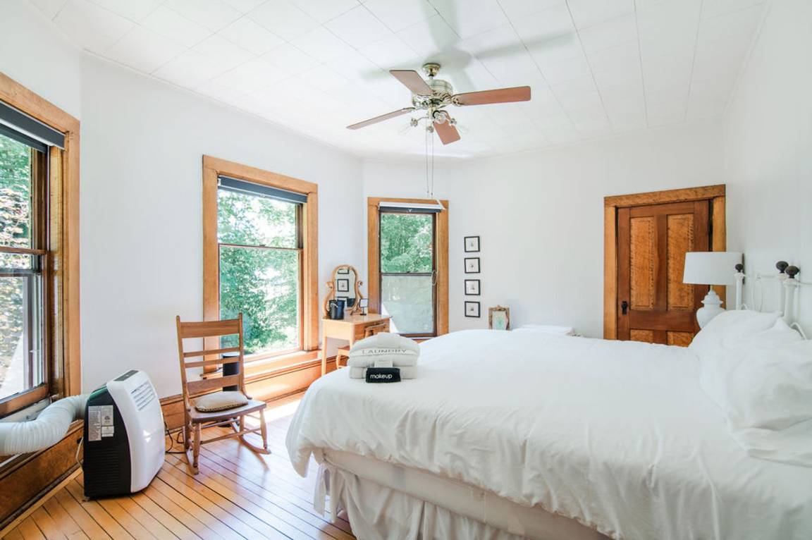 Apartment ∙ 1 Bedroom ∙ 2 Guests - Torch Lake, MI