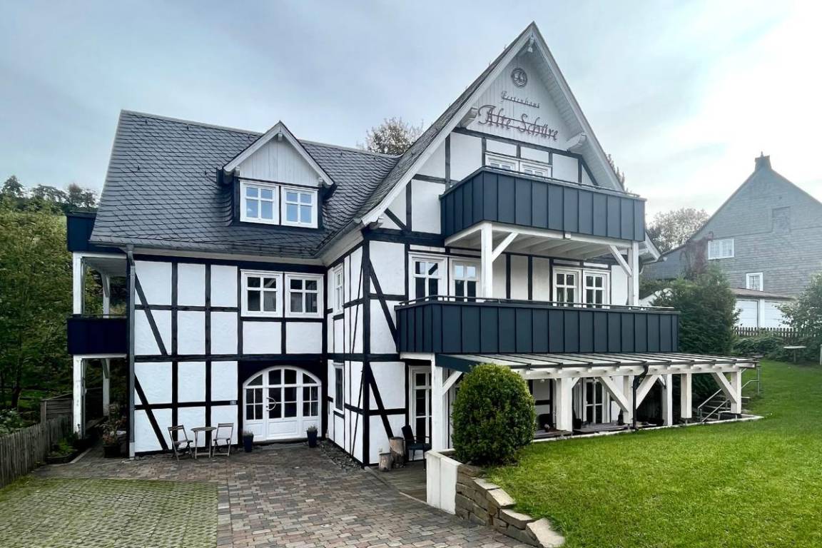 240 M² Maison De Vacances ∙ 8 Chambres ∙ 18 Personnes - Winterberg