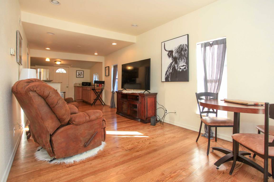 87 M² House ∙ 2 Bedrooms ∙ 4 Guests - Colorado Springs, CO
