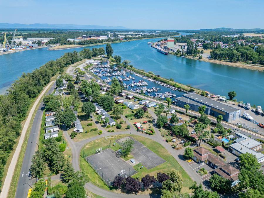 31 M² Caravan ∙ 2 Bedrooms ∙ 6 Guests - Black Forest