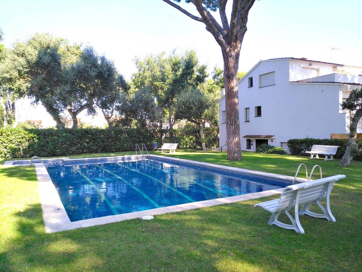 125 M² Villa ∙ 4 Bedrooms ∙ 8 Guests - Aigua Blava