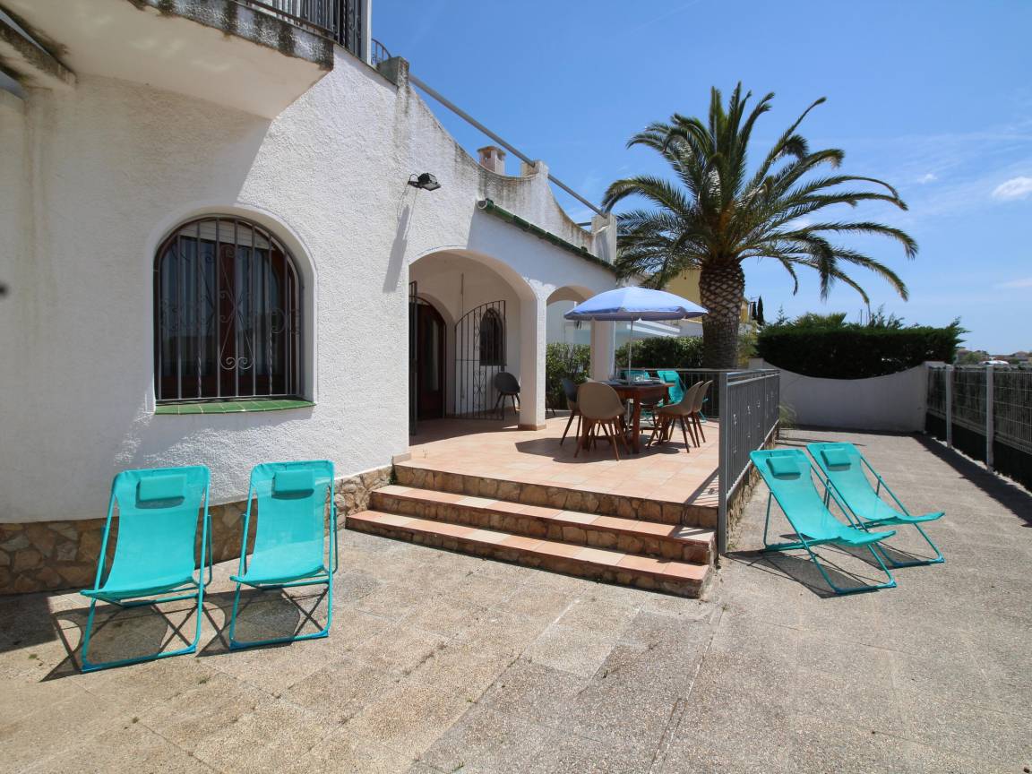 115 M² Maison De Vacances ∙ 4 Chambres ∙ 9 Personnes - Empuriabrava