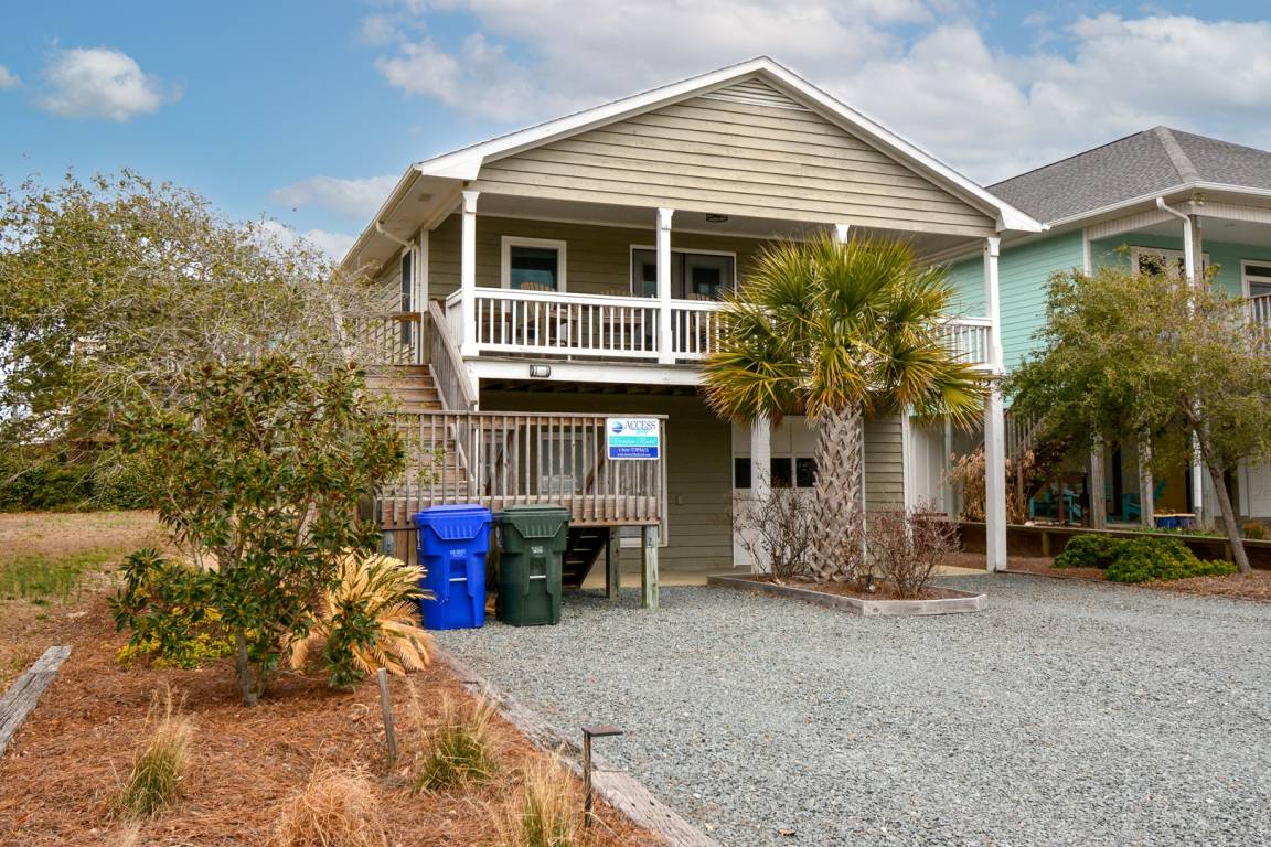 House ∙ 3 Bedrooms ∙ 8 Guests - Surf City, NC
