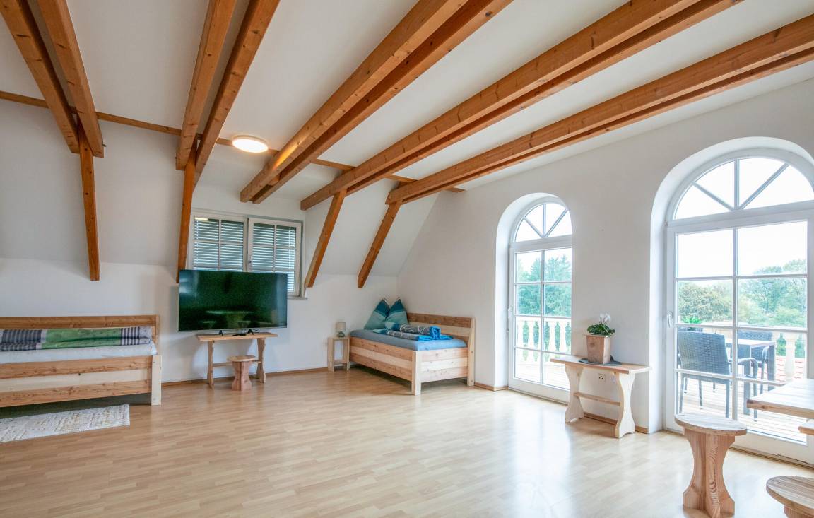 180 M² Ferienwohnung ∙ 2 Schlafzimmer ∙ 9 Gäste - Deutschlandsberg