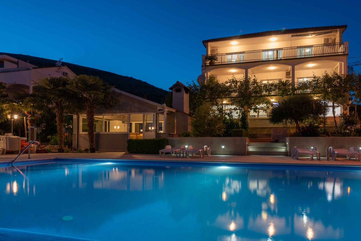 120 M² Appartement ∙ 4 Chambres ∙ 7 Personnes - Trogir