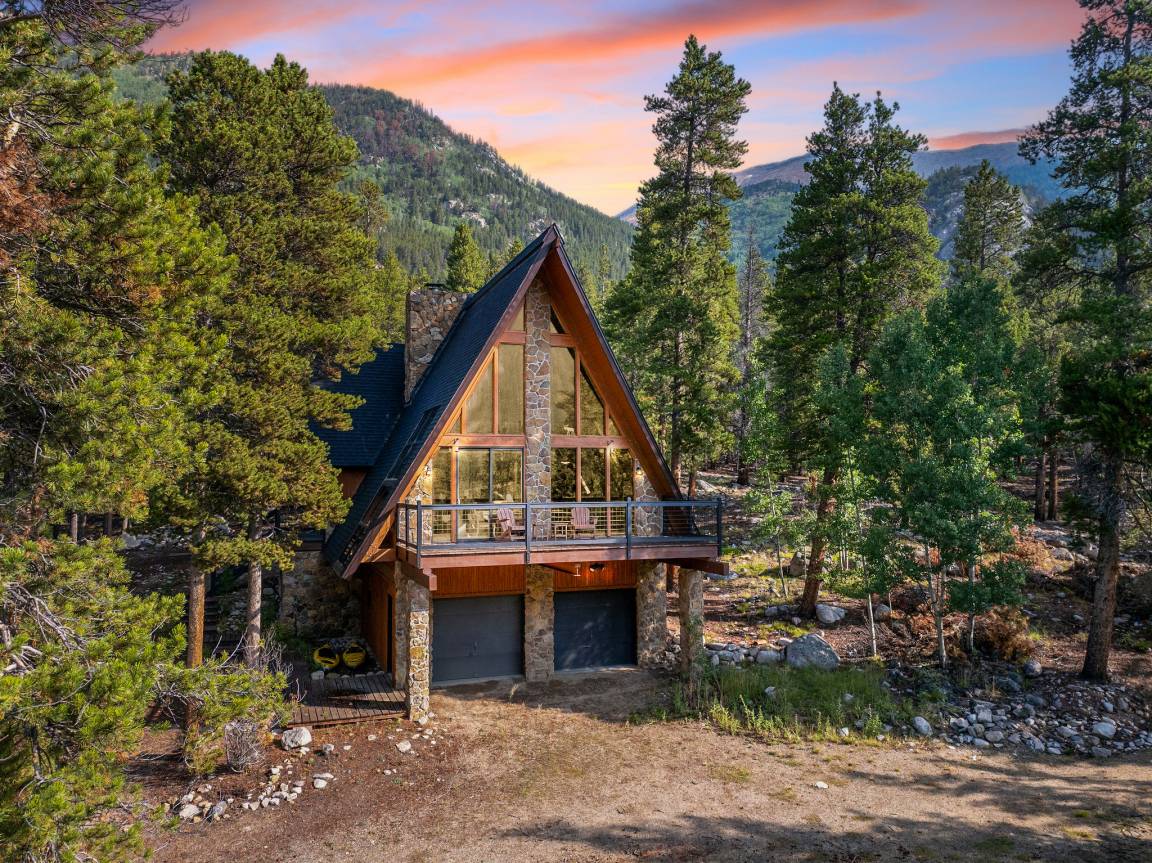 235 M² Cabin ∙ 3 Bedrooms ∙ 6 Guests - Twin Lakes, CO