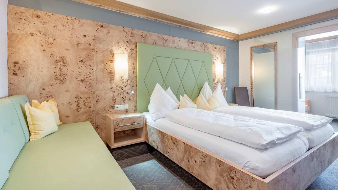 28 M² Hotel ∙ 2 Bedrooms ∙ 5 Guests - Obergurgl