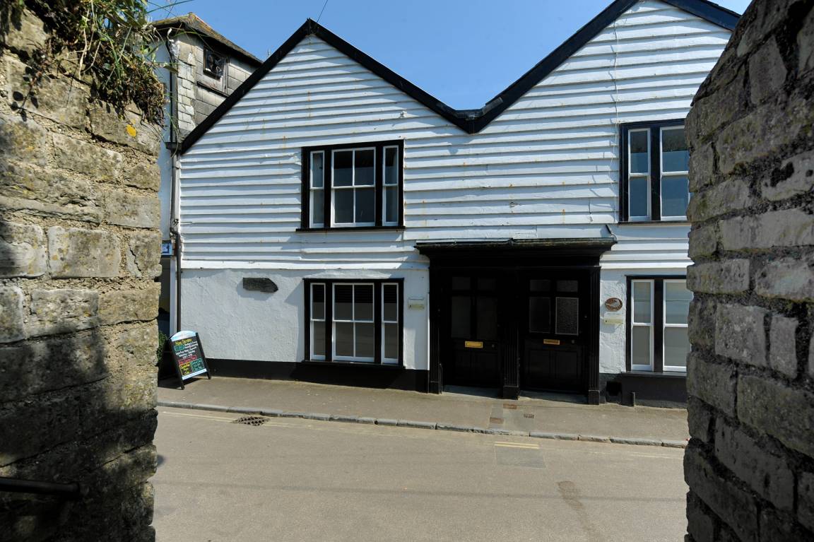 Cottage ∙ 5 Bedrooms ∙ 9 Guests - Lyme Regis