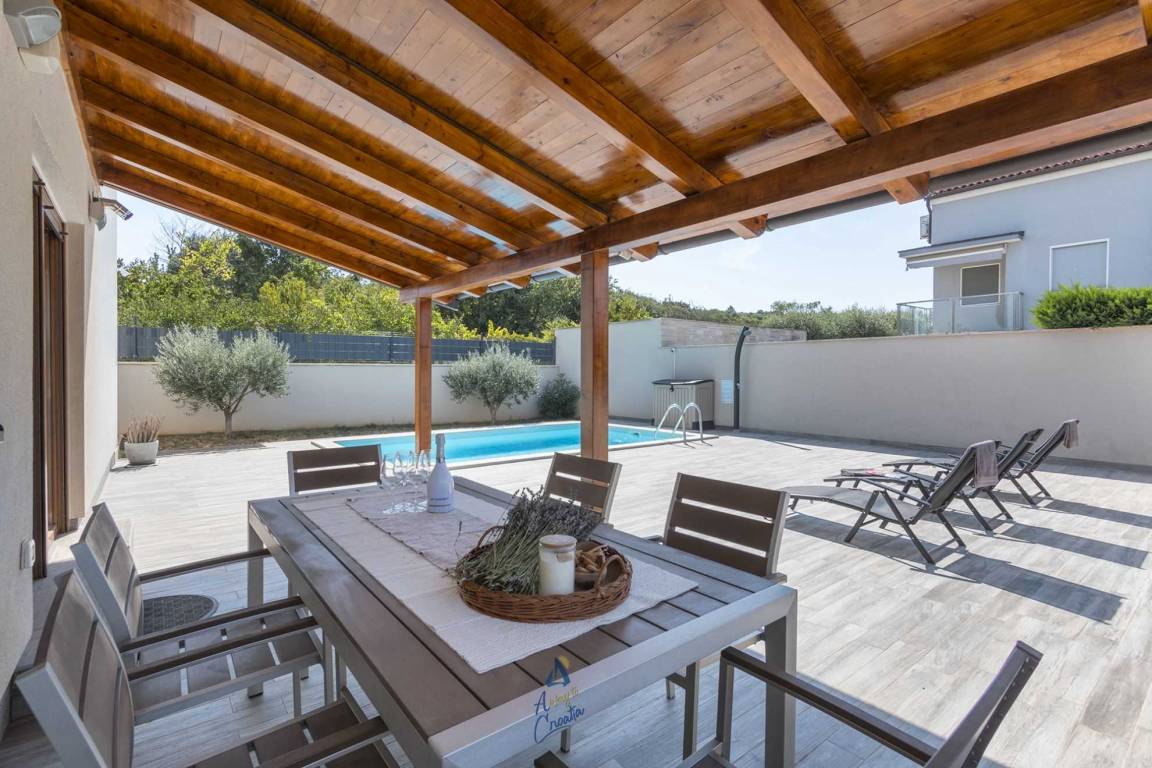 170 M² Apartment ∙ 3 Bedrooms ∙ 6 Guests - Pješčana Uvala