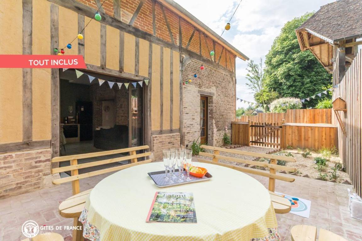 82 M² Gîte ∙ 3 Chambres ∙ 6 Personnes - Brionne