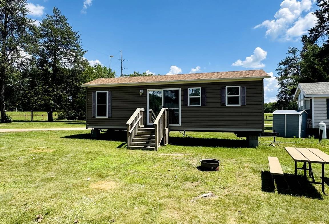 House ∙ 1 Bedroom ∙ 6 Guests - Wisconsin Dells, WI