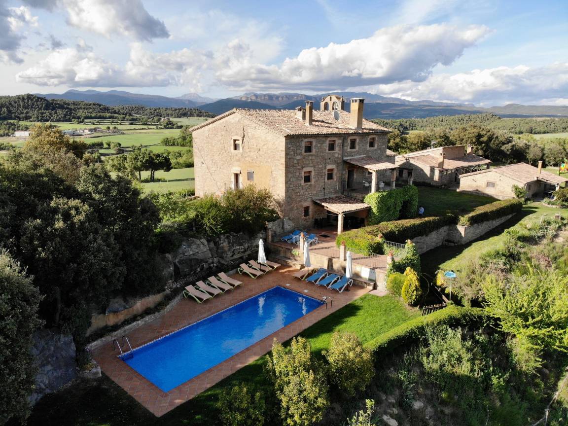 120 M² House ∙ 3 Bedrooms ∙ 6 Guests - Cardona, Spain