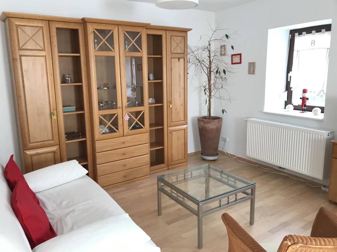 80 M² Ferienwohnung ∙ 1 Schlafzimmer ∙ 4 Gäste - Wörrstadt